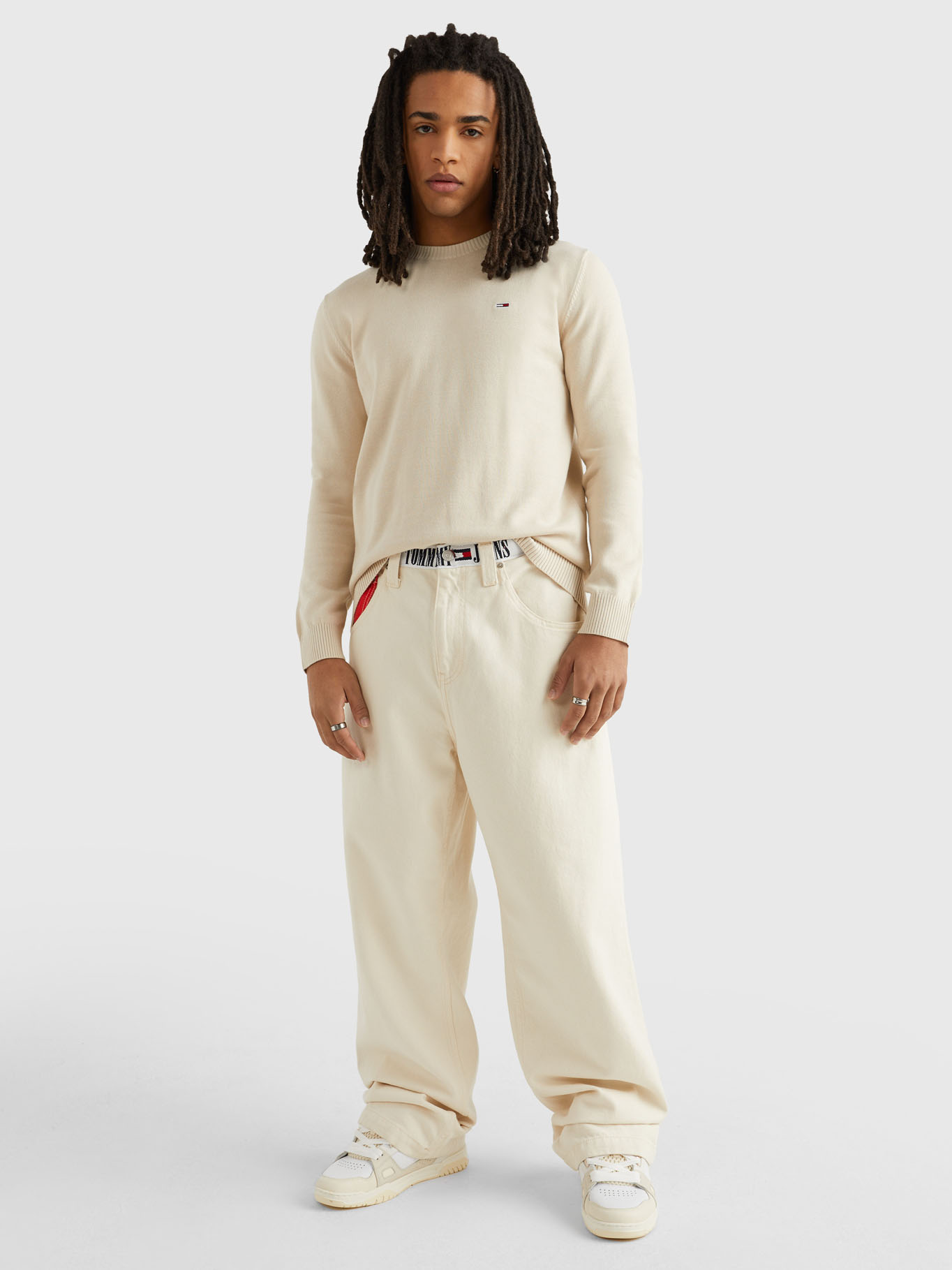 SÚETER ESSENTIAL LIGERO