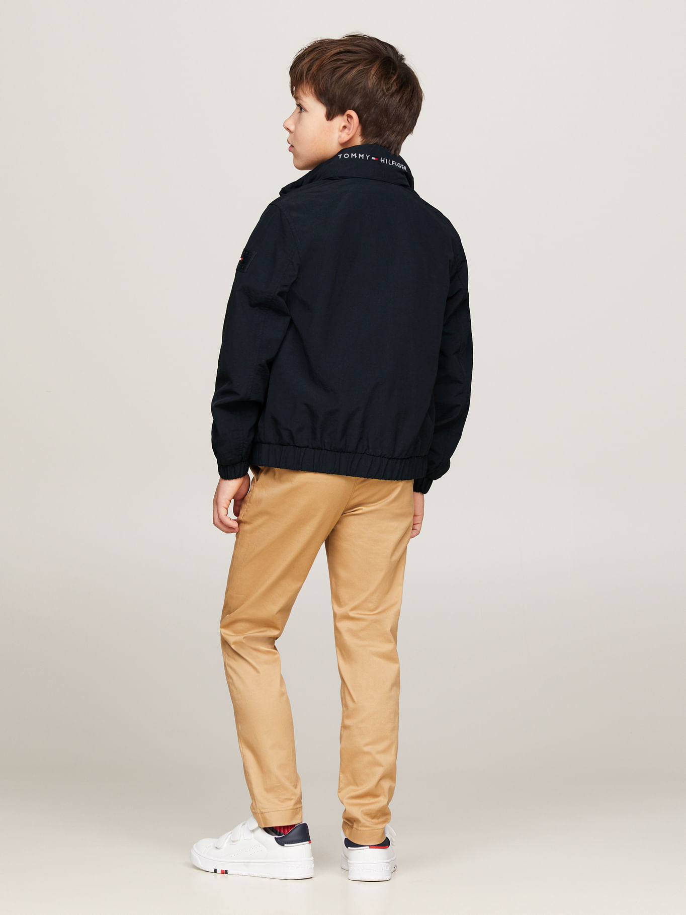 Chumpa essential ligera con logo